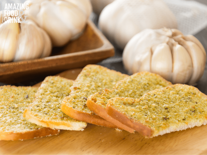 Homemade Garlic Bread: Crispy, Buttery Perfection!
