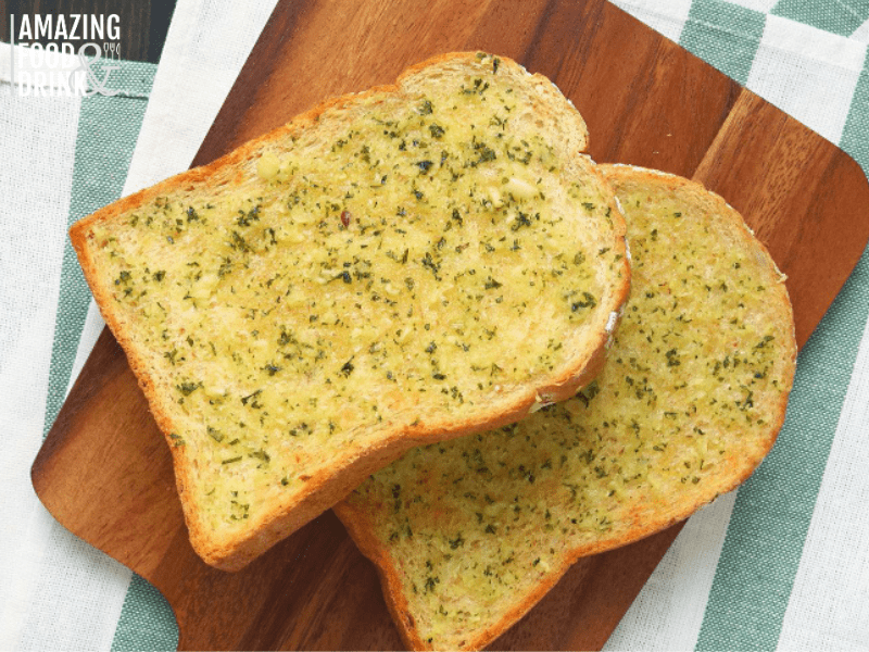 Homemade Garlic Bread: Crispy, Buttery Perfection!