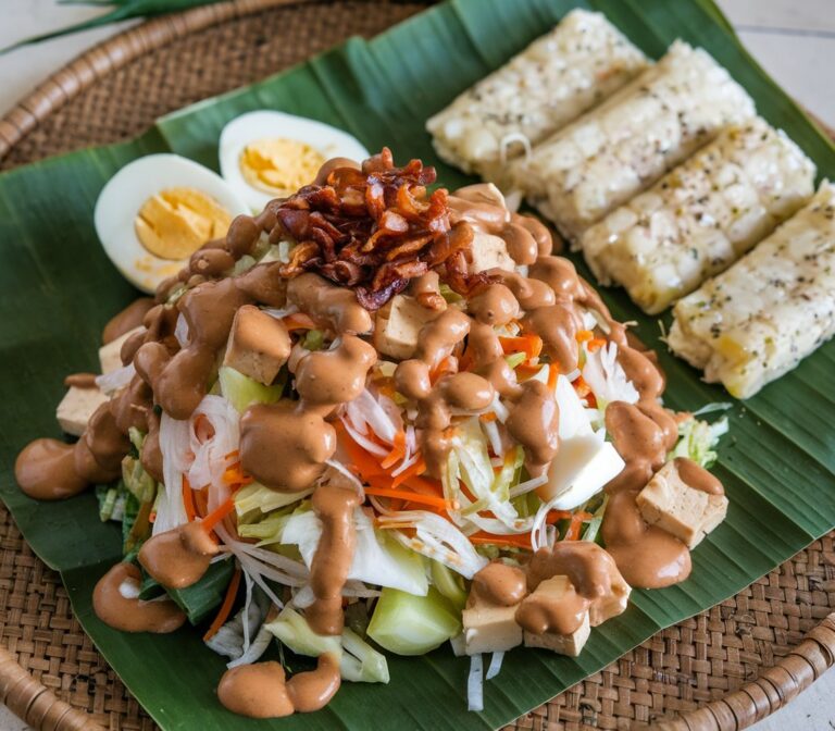 35 Most Famous Salads Around the World You Must Try