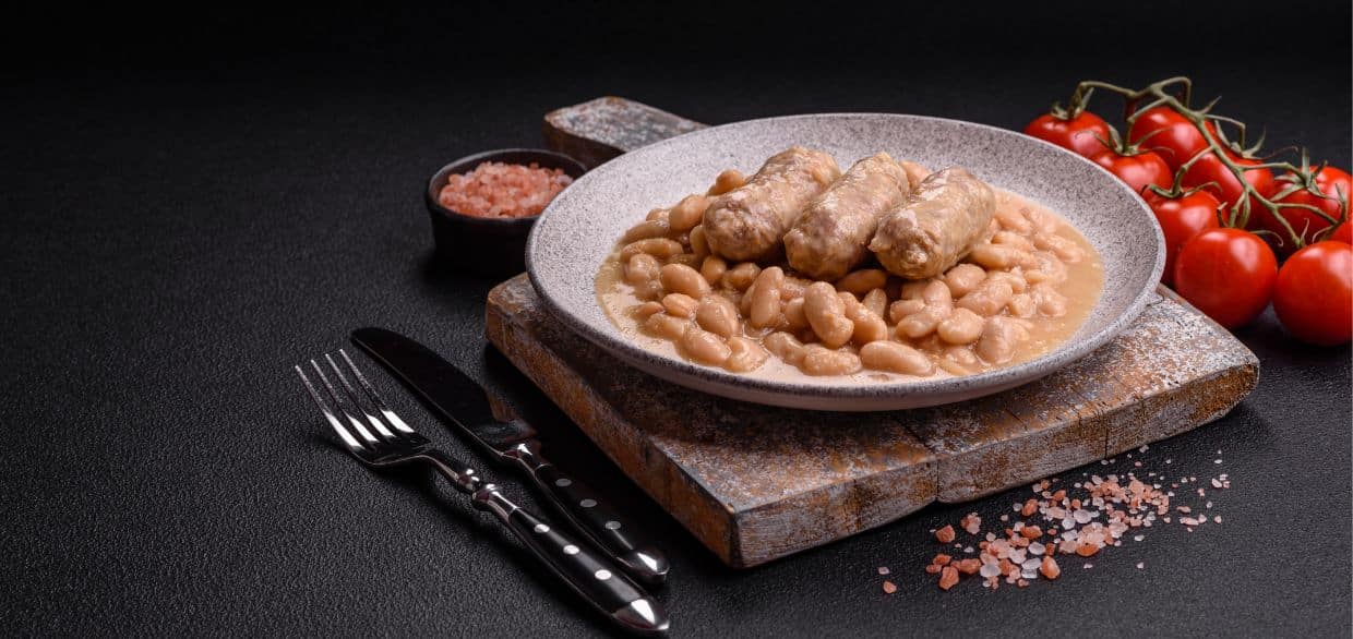 Traditional French Cassoulet: Hearty & Flavourful Dish