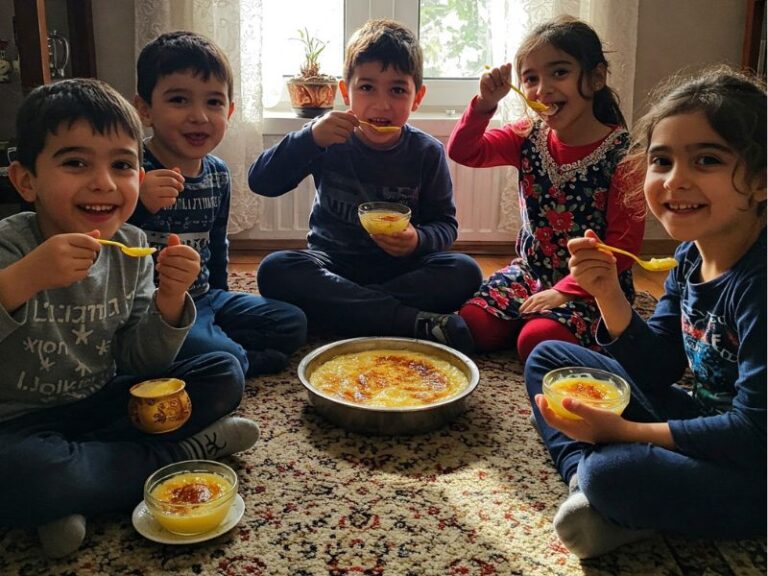 Turkish Zerde Pudding: Sweet and Authentic Dessert